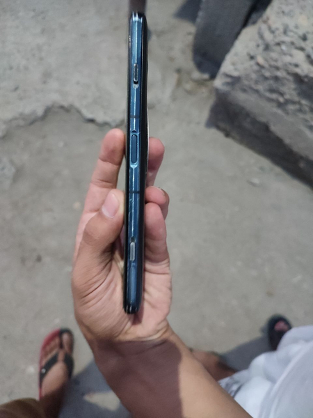 BLACK SHARK  4 yangi