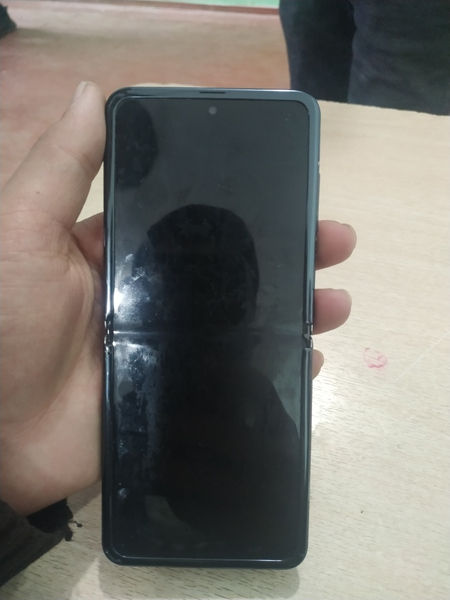 Samsung Z Flip 2 Sotiladi yoki abmen