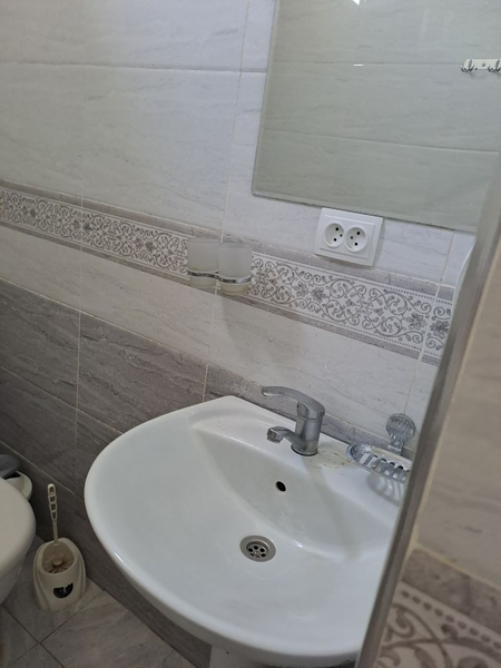 Arenda uchastka beriladi 1 xona oʻyla qizlaga 300