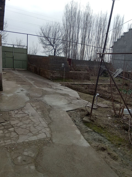 Ёр сотилади 2 хонали уй билан