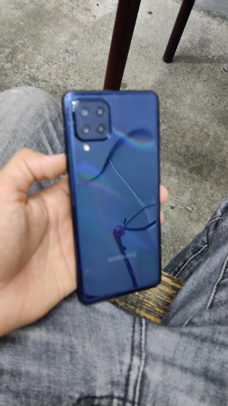 Samsung M32 срочно в хорошем состоянии