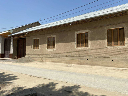Hovli sotiladi / Дом продается