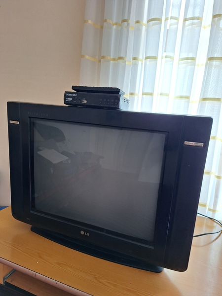 Тв Телевизор LG.