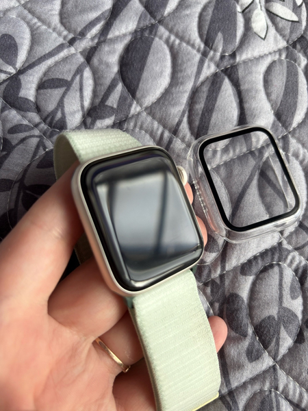 IWatch SE 44mm в хорошем состоянии