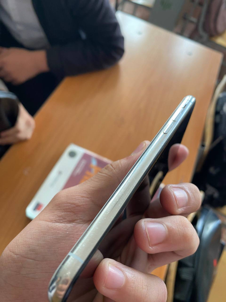 Iphone X sotiladi.