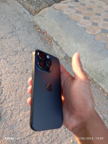 iPhone 15 pro 128