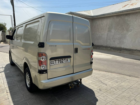 Продается changan грузовой фургон.