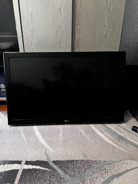 Телевизор  LG 42