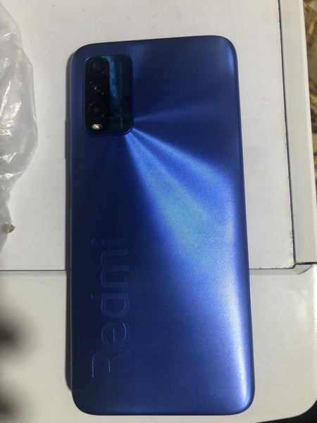 Redmi 9t 6/128 sotiladi