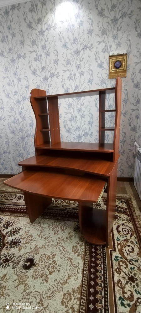 Продаётся компьютерный стол
