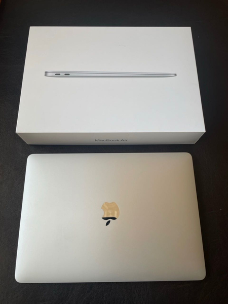 Macbook Air M1  (16/256, Silver) как новый