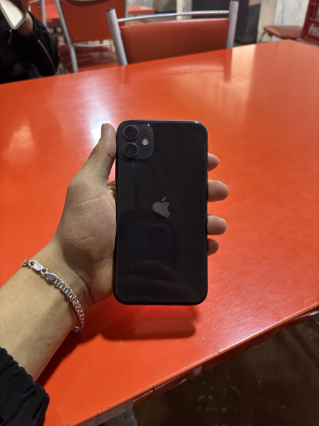 Iphone 11 qora rangli ideal