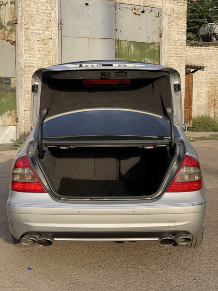 Mercedes-Benz E240 W211