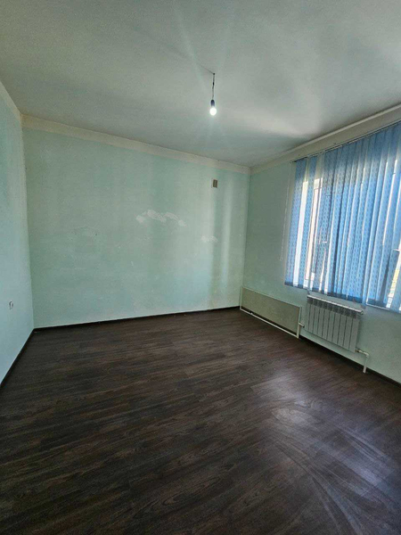 3 xonali 92m² 3-qavat sotiladi.