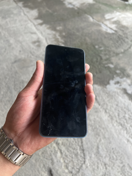 Redmi 10 128gb karobka bor zaryadni qowib beriladi