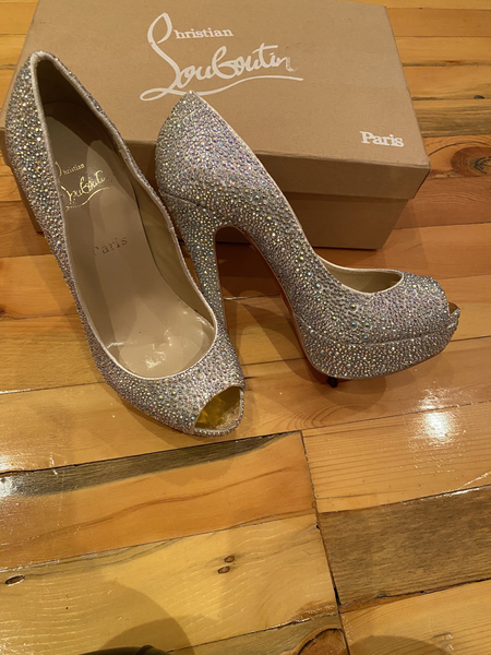 Продам туфли Christian Louboutin польностью в камнях!!!