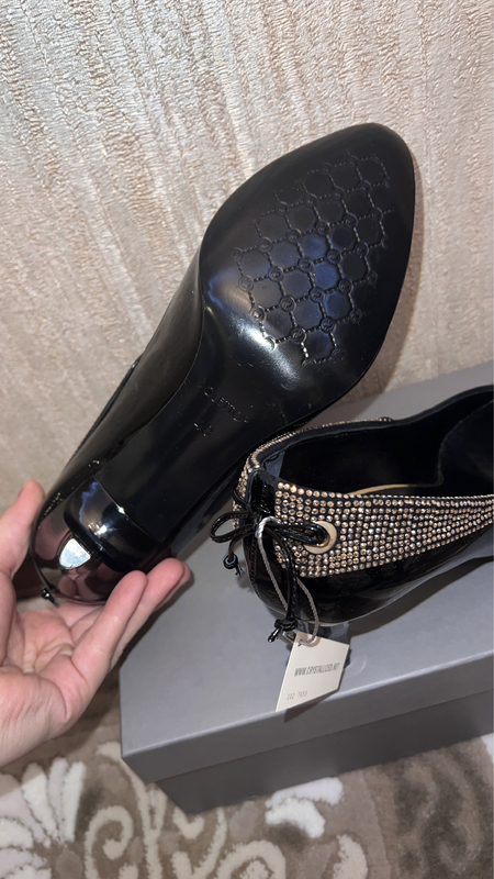 Продам туфли лодки POLETTO дорого