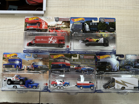 Продам игрушки Hot wheels