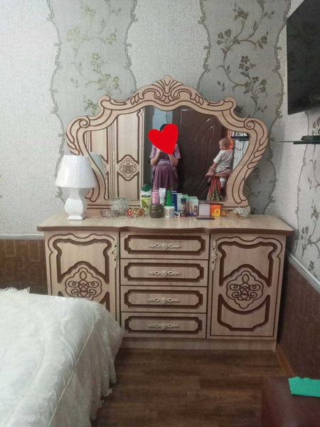 Spalniy garnitur sotiladi