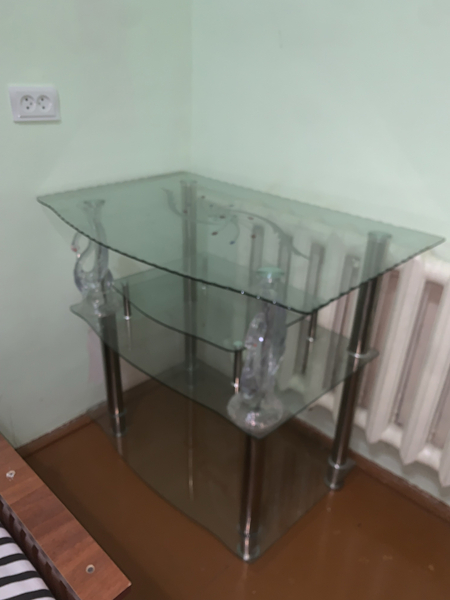 Подставка стеклянная под телевизор