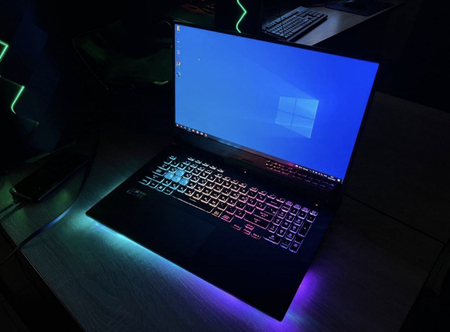 - Asus Rog Strix G713RM\\n- Holati ideal\\n- Ryzen 7 6800H 8 yader 16 poto