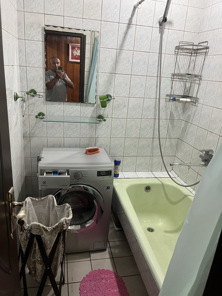 2/1/4 Ялангач Экобазар, Умид спорт комплекс. 48м². Не торец.