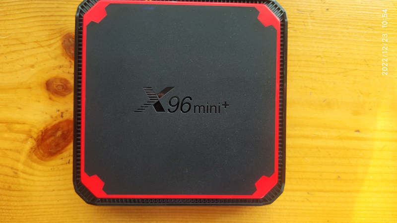 Смарт тв приставка x96mini+ смартбокс