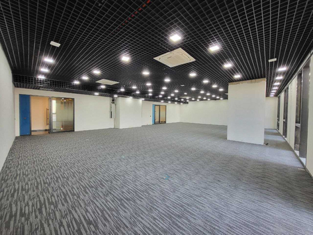 Срочно сдаётся нежилое помещение  230 м²  БЦ Trilliant     (ХМЕ)