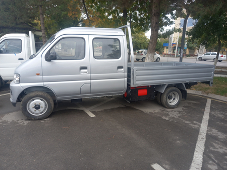 Isuzu avtomobilining H50 Plus modeli