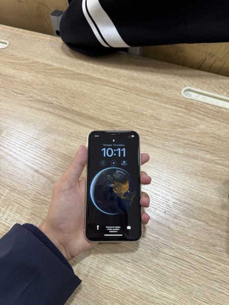 iPhone 11 в белом цвете , 64гб