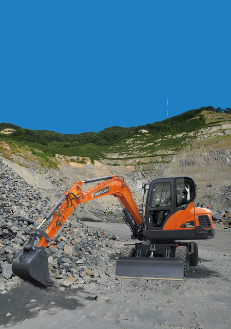 Колёсный экскаватор DEVELON DX55W