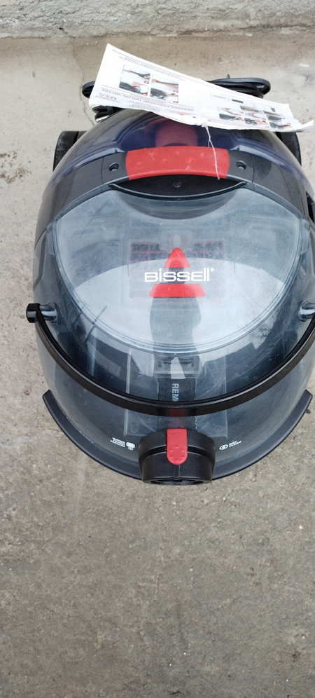 Продам  моющий пылесос BISSELL 81N7-J.