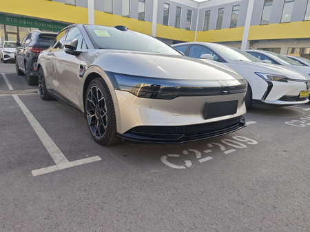 Zeekr 007 1of1 AWD dual motor 3.5sek