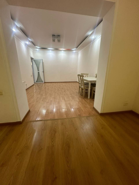 Продается квартира метро Айбек