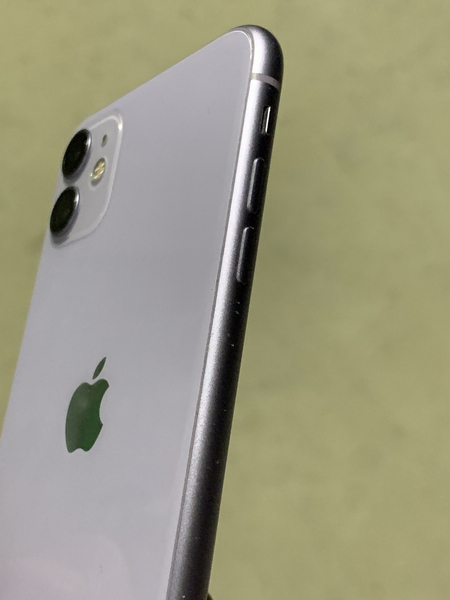Iphone 11 sotiladi