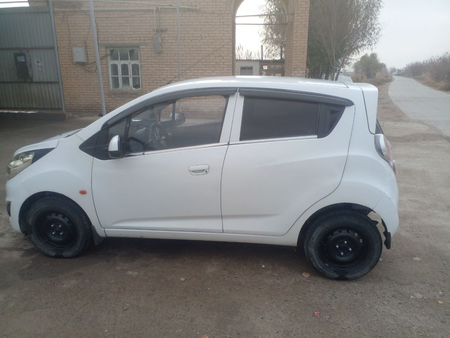 Chevrolet spark sotiladi