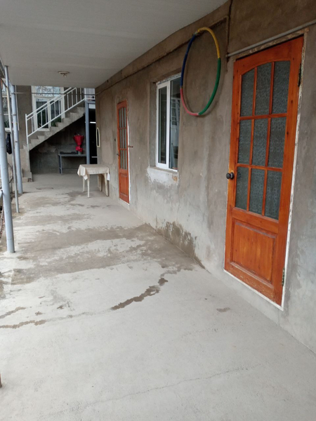 Продаётся дом 6 сотих, 8 комнат, яшнабадский район, рохат олмос  махал