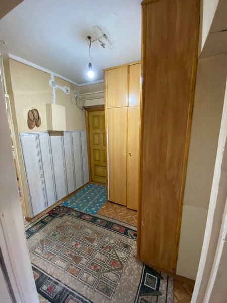 Продается 2 комнатная на Новомосковской 77 серия