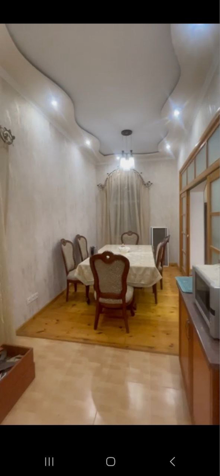 Продается квартира 4-3х комнатная в Мирабаде, Ц7, Цум