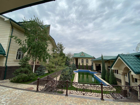 Продается Евро дом Ор-р: чайхана Салом 2000м2