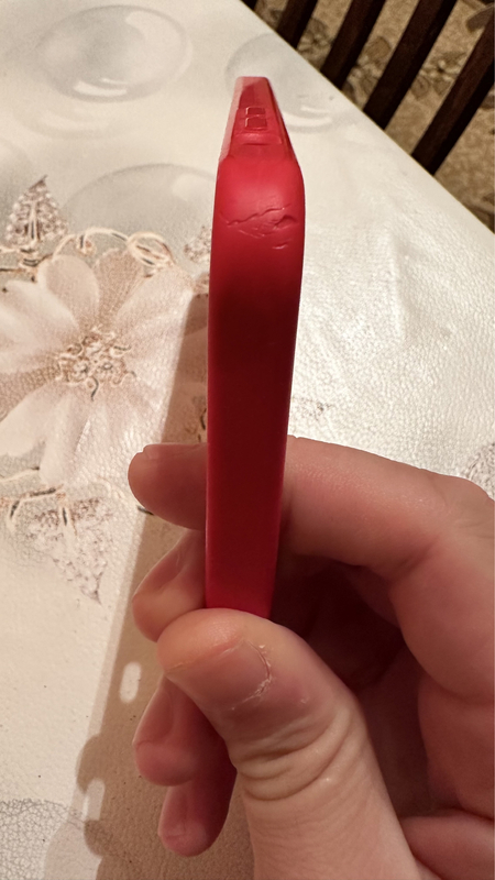 iPhone 12 12 Pro Silicone Case есть царапина на фото видно