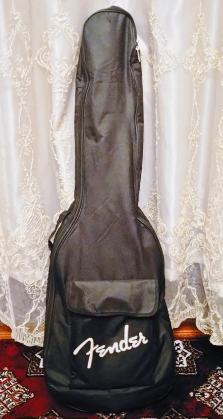 Gitara yangi sotiladi