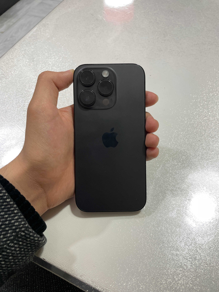 Iphone 14 pro , 8/256 , esim , LLA ,  yomkst: 87 .