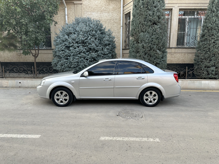 Lasetti 1.6 bezinda ideal