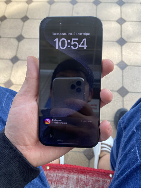 Iphone 15 pro rangi qora