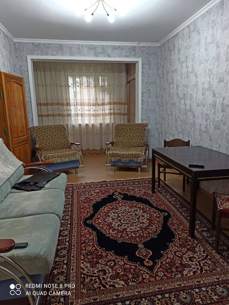 Аренда 2/2/5 Буюк ипак йули, Художники
