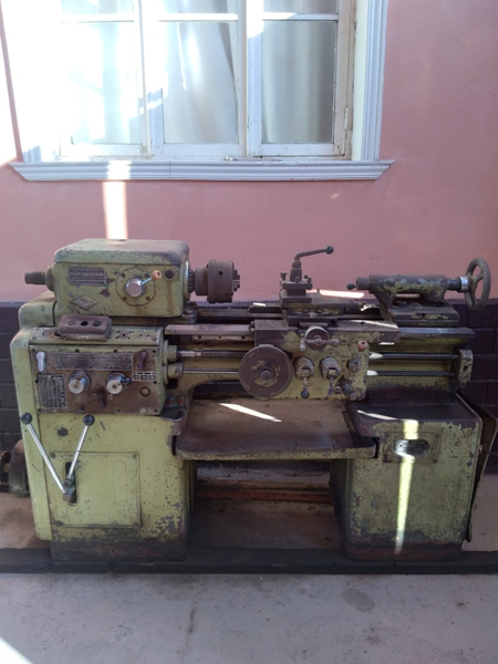 Такарний станок иж250