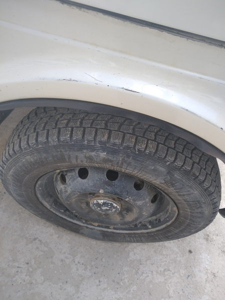 Niva sotiladi 1987 yil