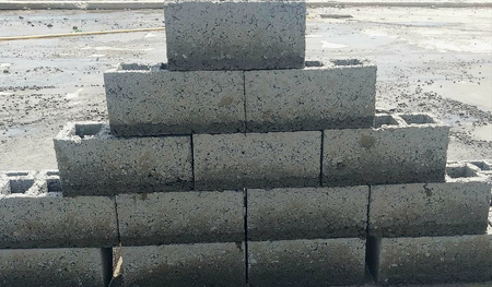 Jomboy blok sifatli yetkazib berish xizmati mavjut