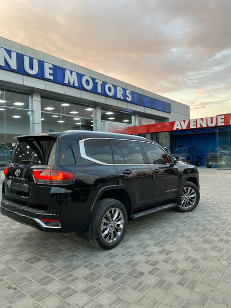 Продается Toyota Land Cruiser 300
